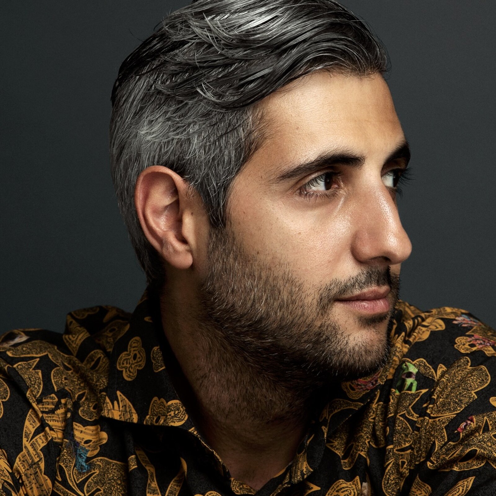 „Es ist unser Land“: Michel Abdollahi über Rechtsdruck, Demokratie und Verantwortung